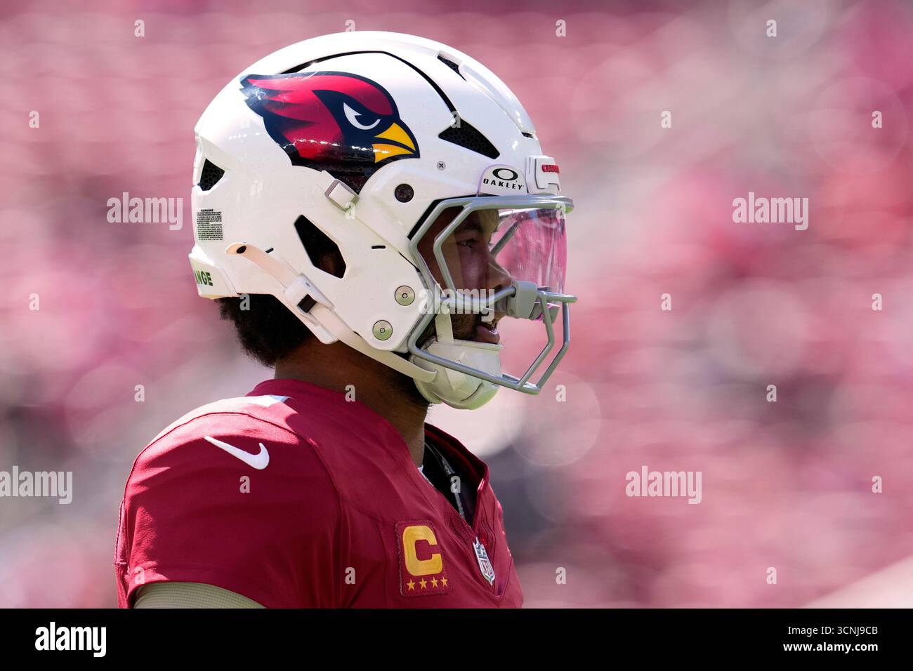Arizona Cardinals quarterback Kyler Murray warms up prior to an NFL ...