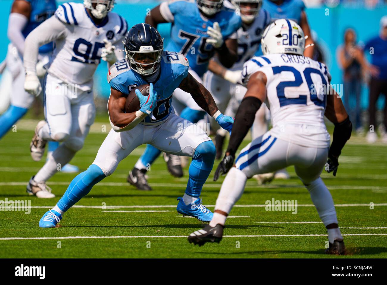 Tennessee Titans running back Tony Pollard (20) cuts in front of ...