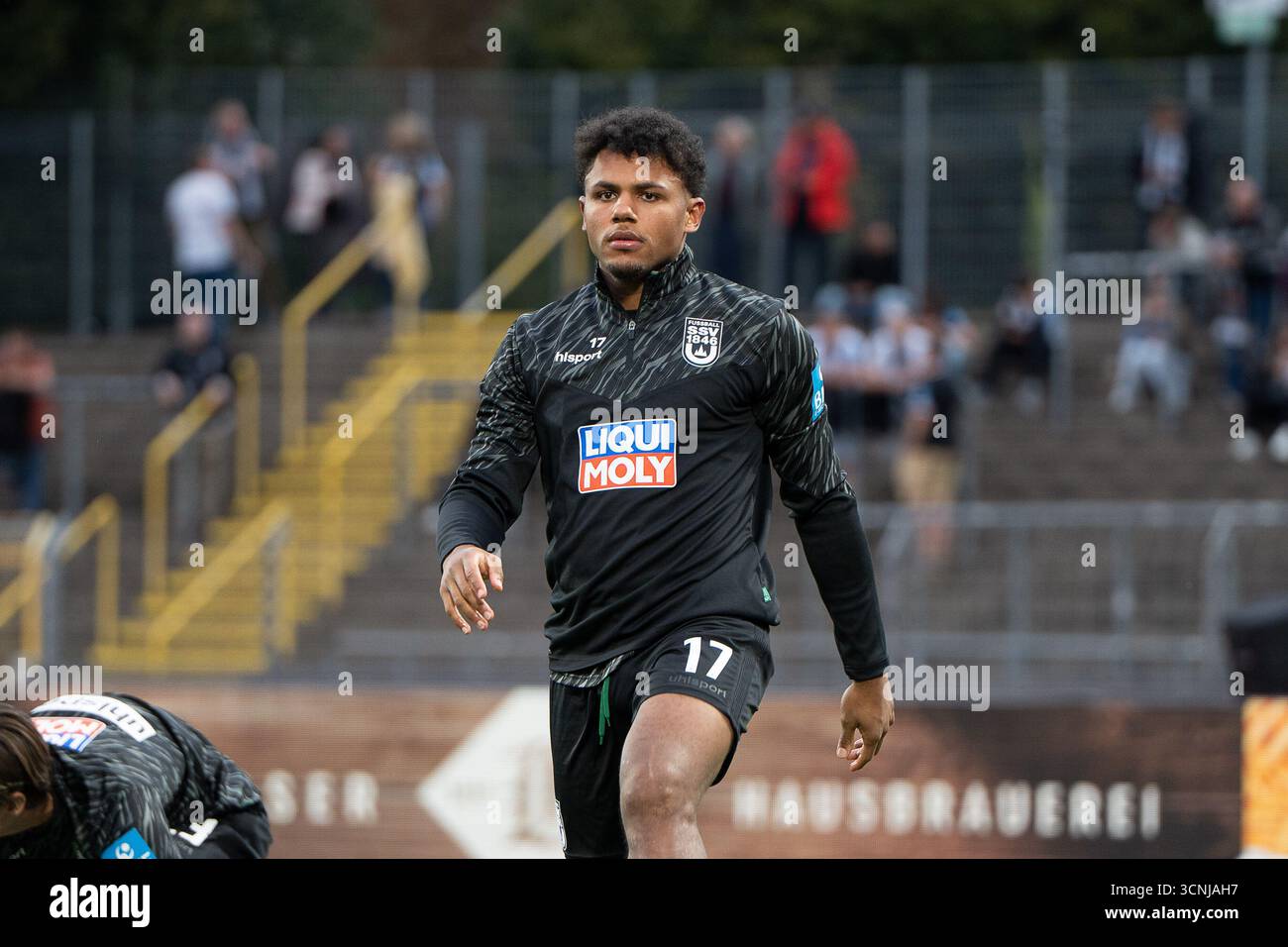 Paul-Philipp Besong (SSV Ulm 1846, #17), Warm-up, GER, SSV Ulm 1846 vs ...