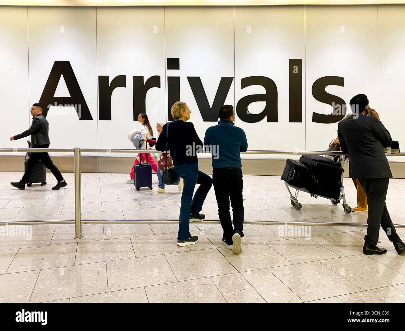 Airport terminal international arrivals hi-res stock photography and ...