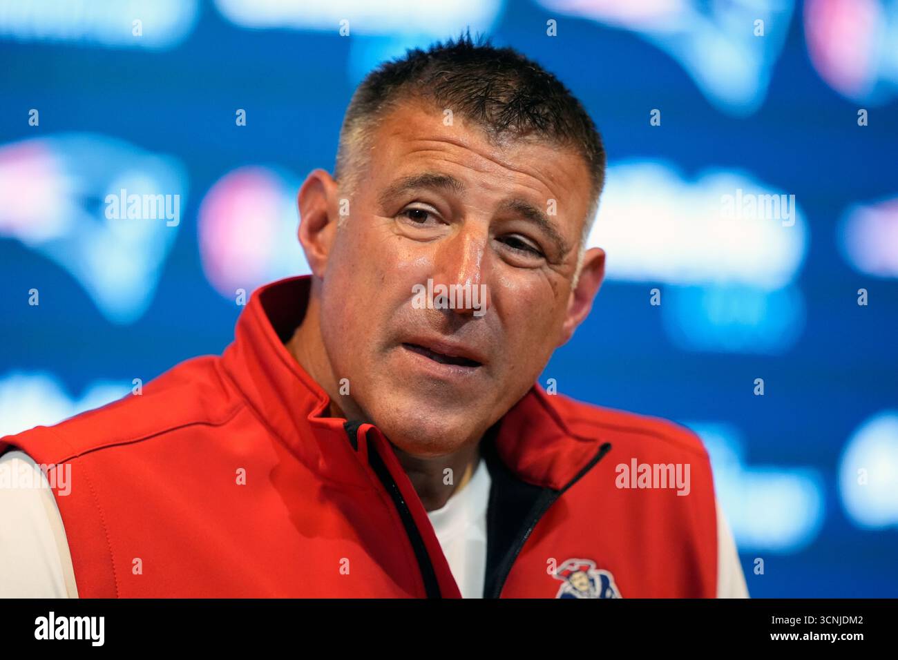 New England Patriots head coach Mike Vrabel speaks during a press ...