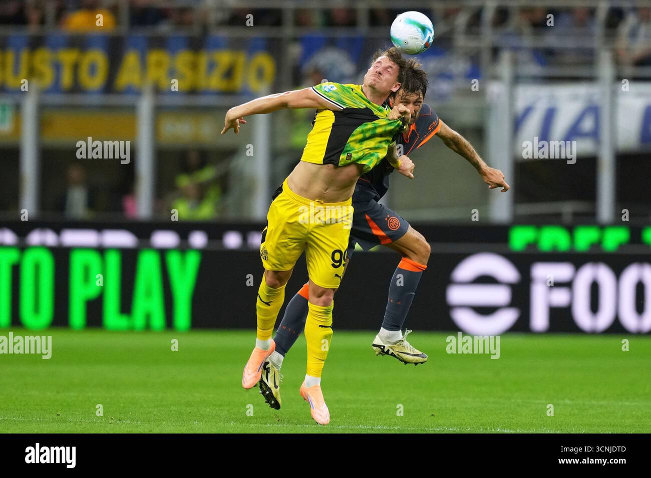 Sassuolo's Andrea Pinamonti, left, and Inter Milan's Francesco Acerbi ...