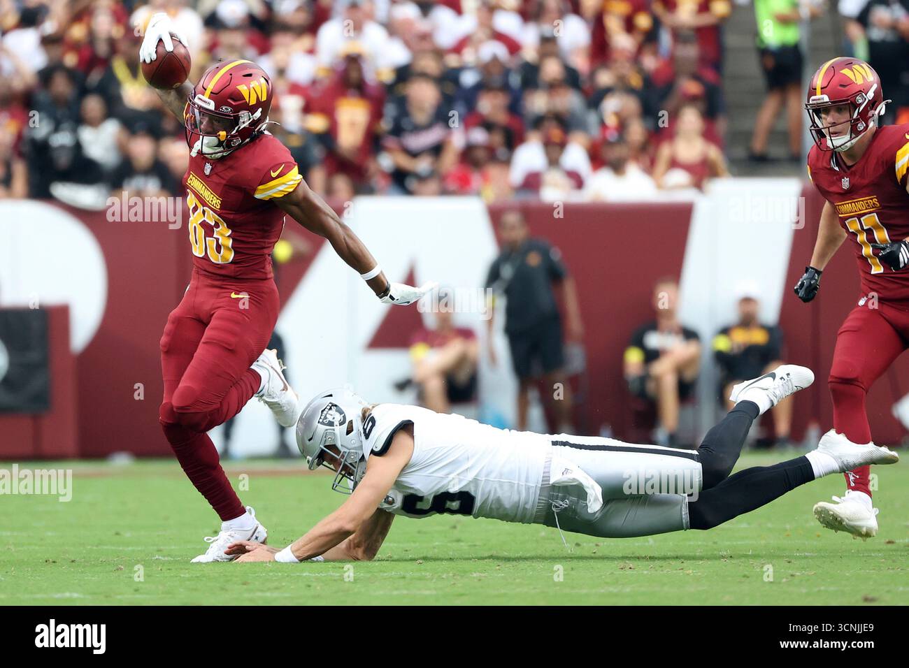 Washington Commanders wide receiver Jaylin Lane (83) runs past Las ...