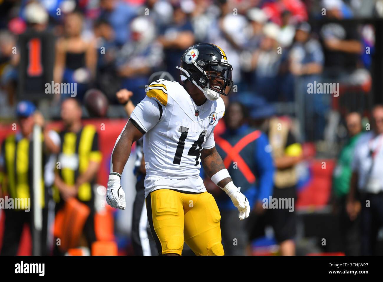 Pittsburgh Steelers running back Kenneth Gainwell (14) celebrates his ...