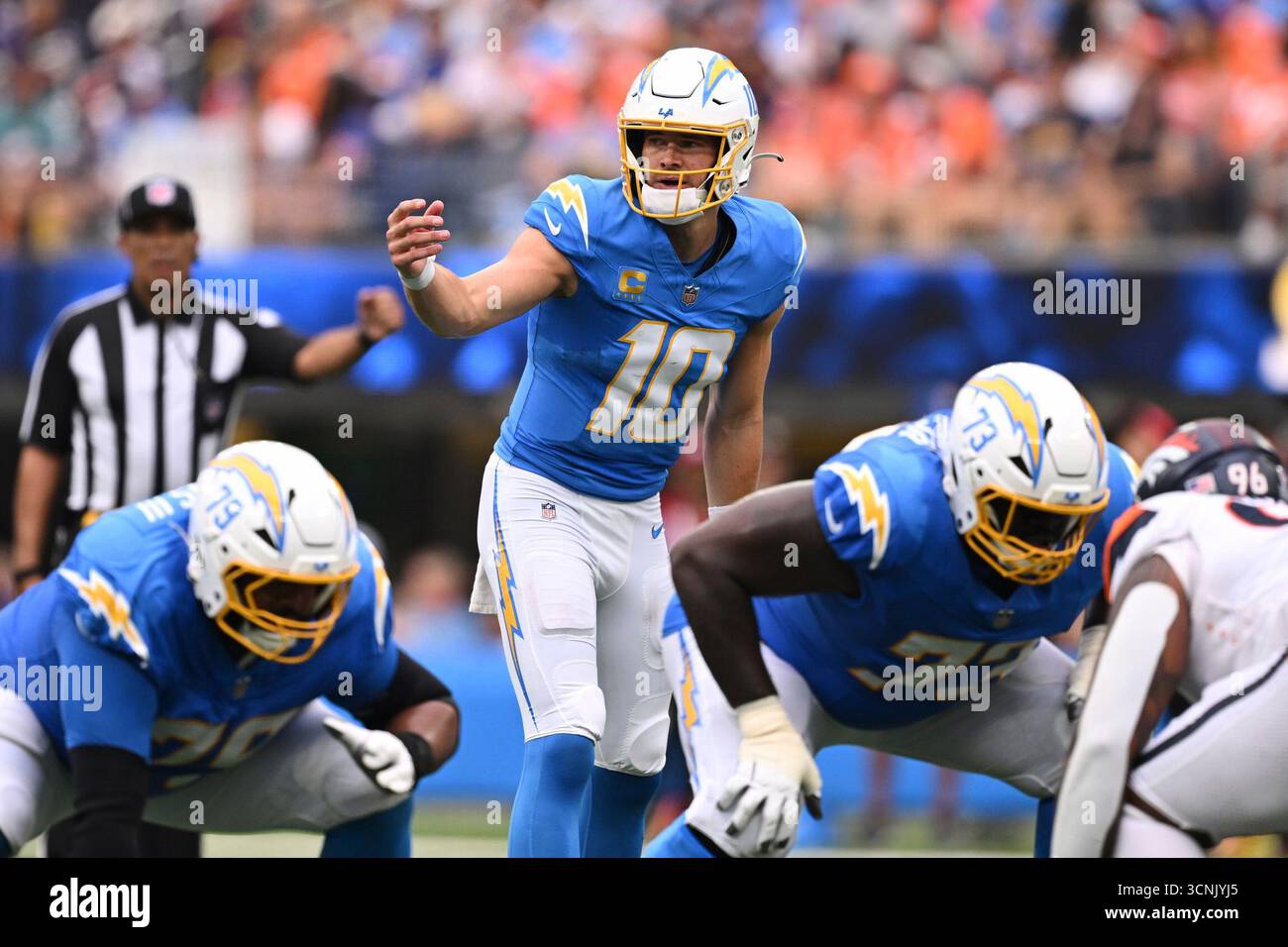 Los Angeles Chargers quarterback Justin Herbert (10) calls a play ...