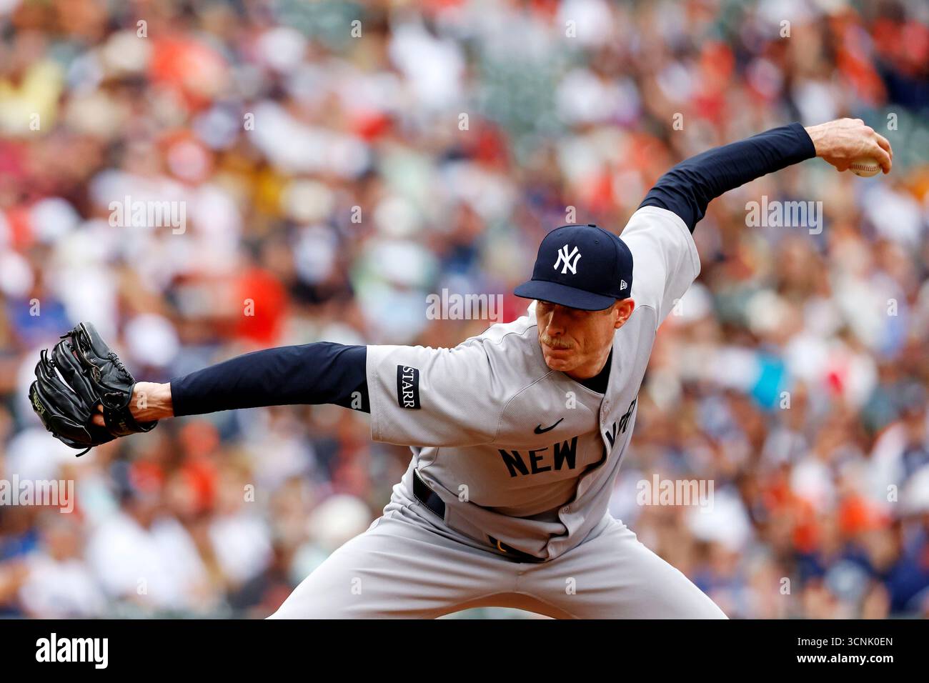 New York Yankees pitcher Tim Hill pitches during the sixth inning of a ...