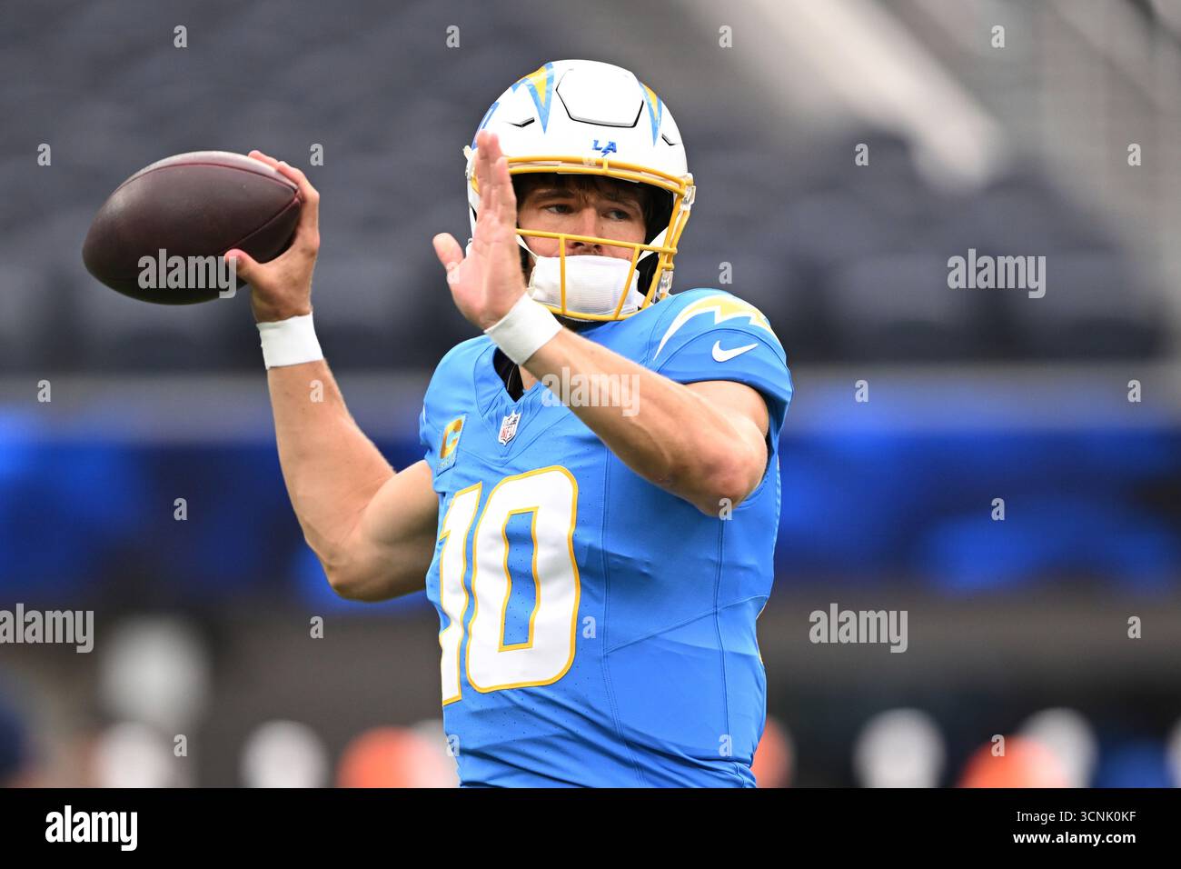 Los Angeles Chargers quarterback Justin Herbert (10) throws a pass ...