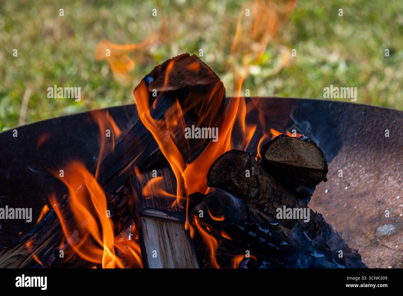 Cozy fire energy scene hi-res stock photography and images - Alamy