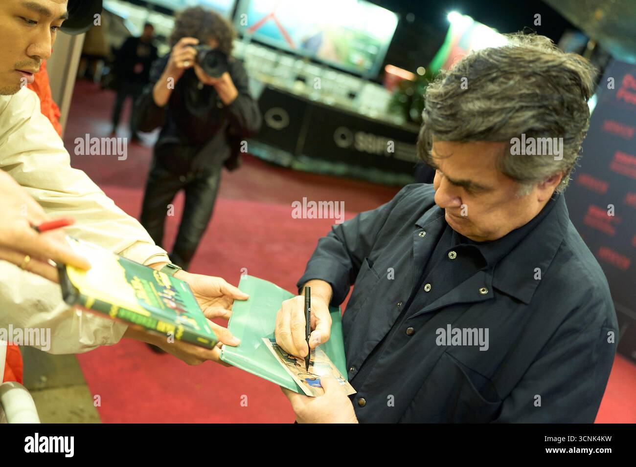 Jafar Panahi attended 'Un simple accident (A simple accident)' Red ...