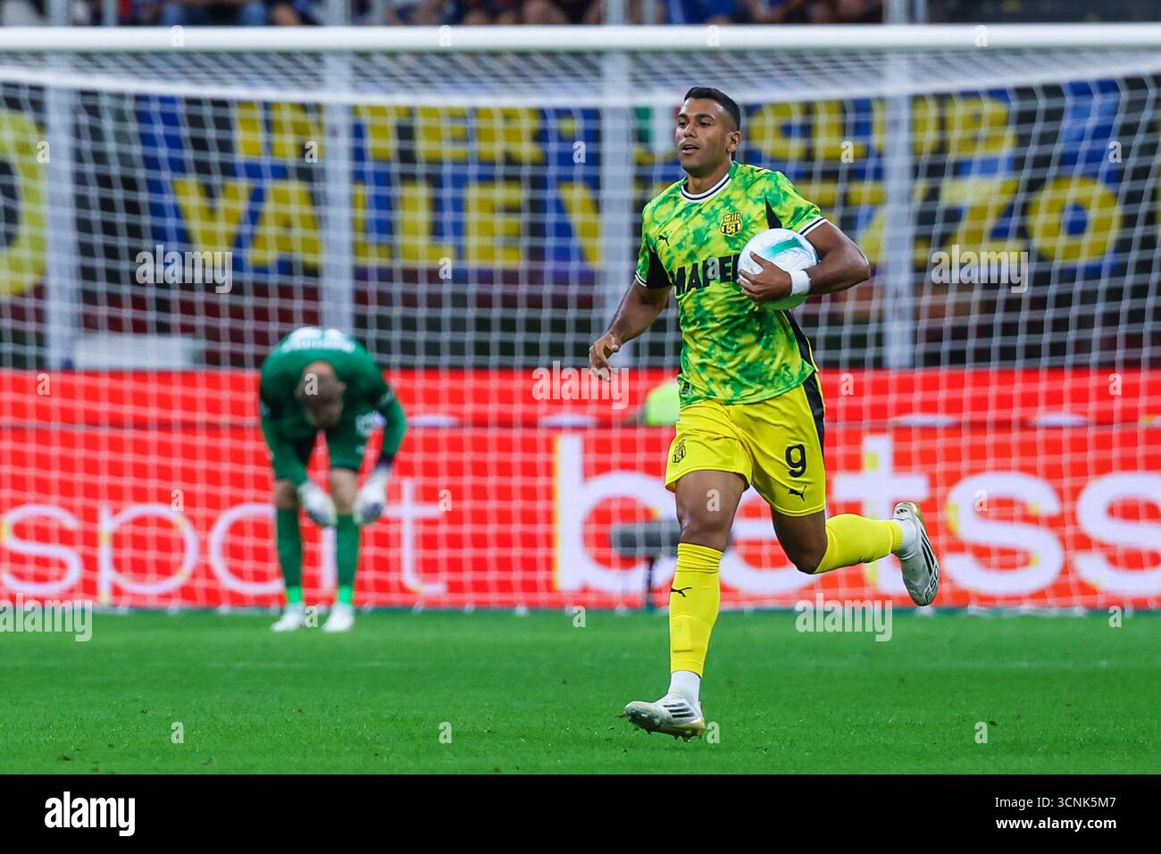 Walid Cheddira of US Sassuolo celebrates after scoring a goal during ...