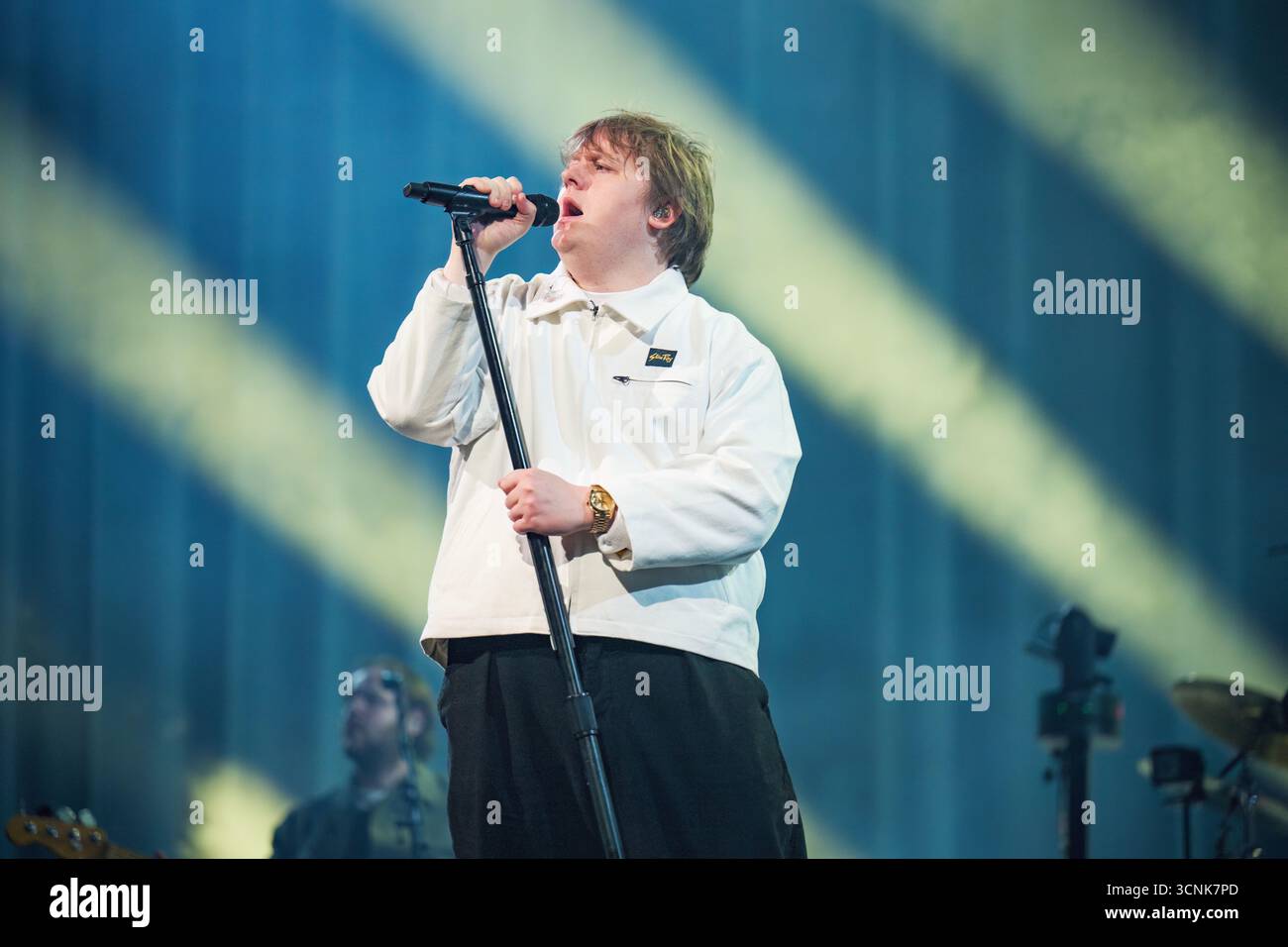 Manchester Uk 21st September 2025 Lewis Capaldi Performs At The Co