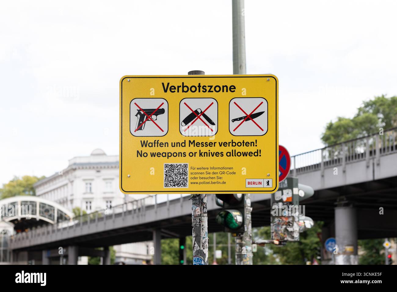 Prohibition sign of injury hi-res stock photography and images - Alamy