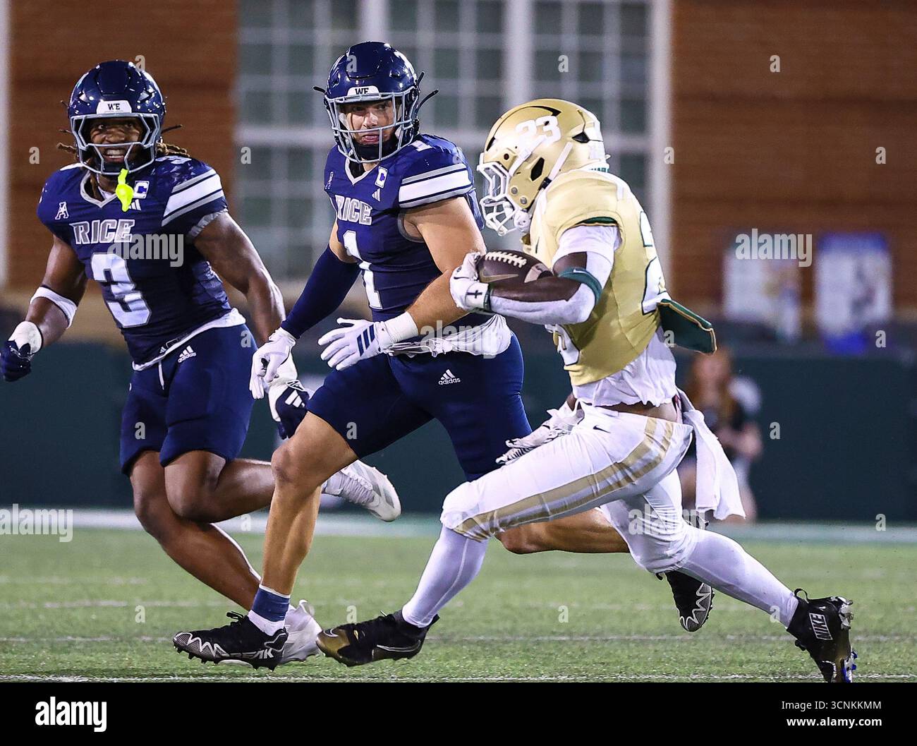 September 18,2025: UNC-Charlotte running back CJ Stokes (23) runs the ...
