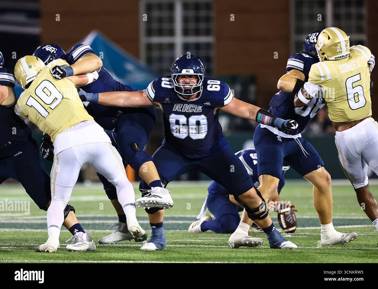 September 18,2025: Rice University offensive lineman Sean Sullivan (60 ...