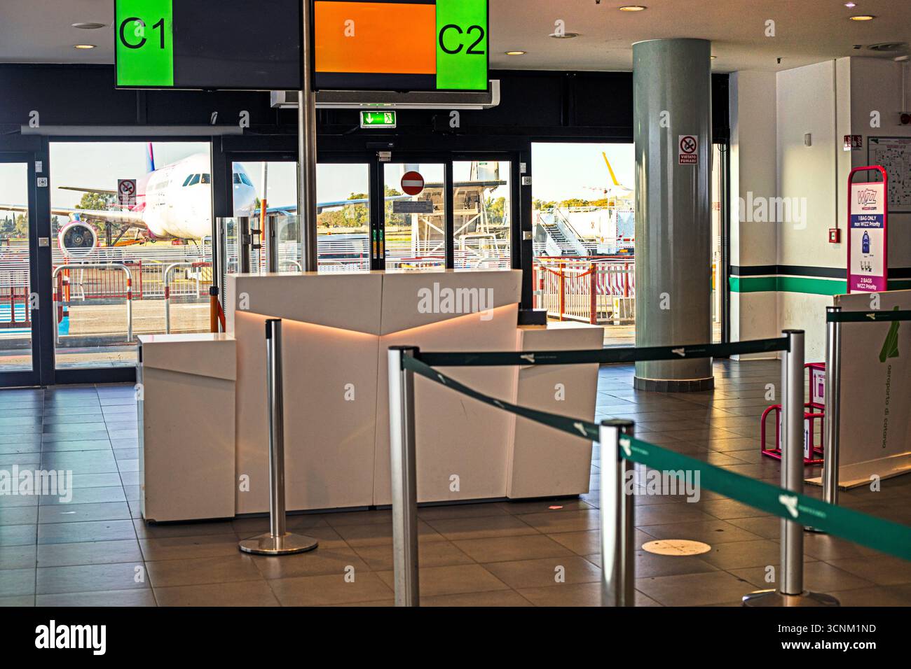 Access with boarding tickets in the departure lounge Stock Photo - Alamy