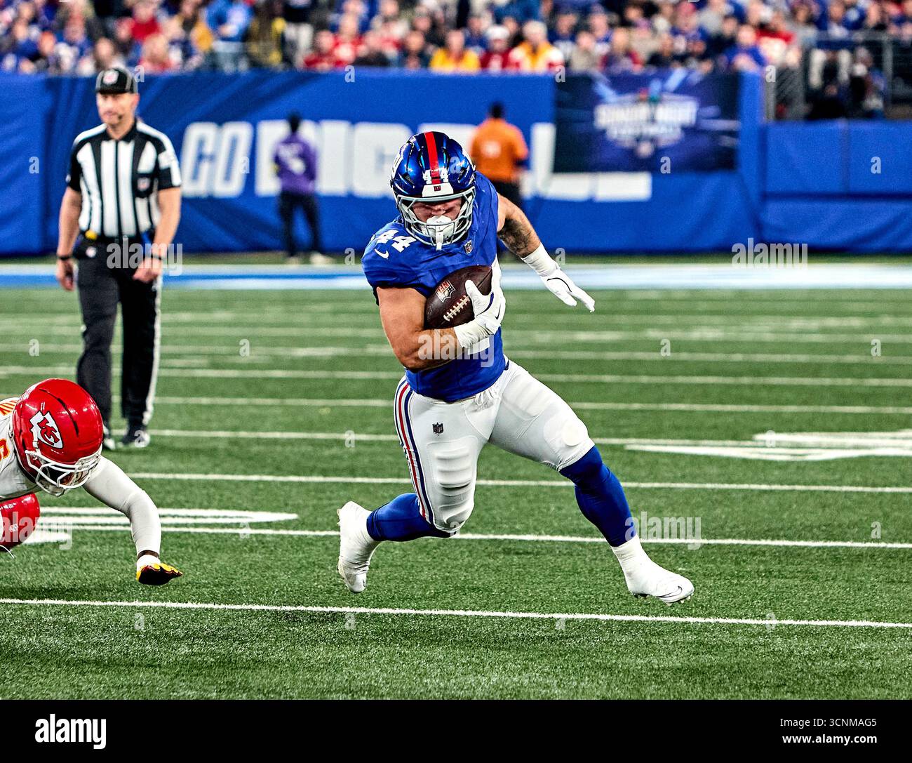 New York Giants running back Cam Skattebo (44) on a long run against ...