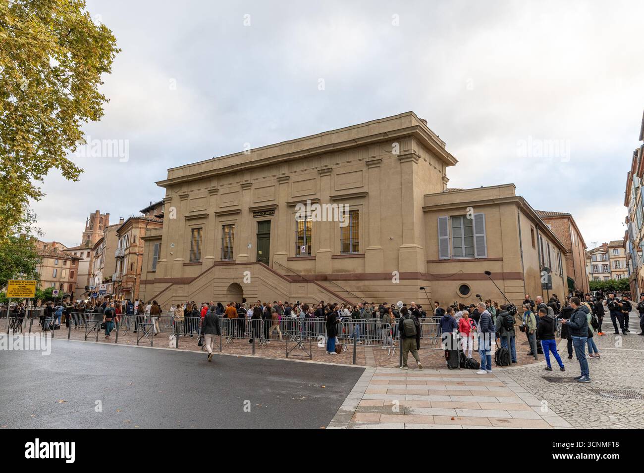 Tthe public waits one hour at the courthouse in Albi, southwestern ...