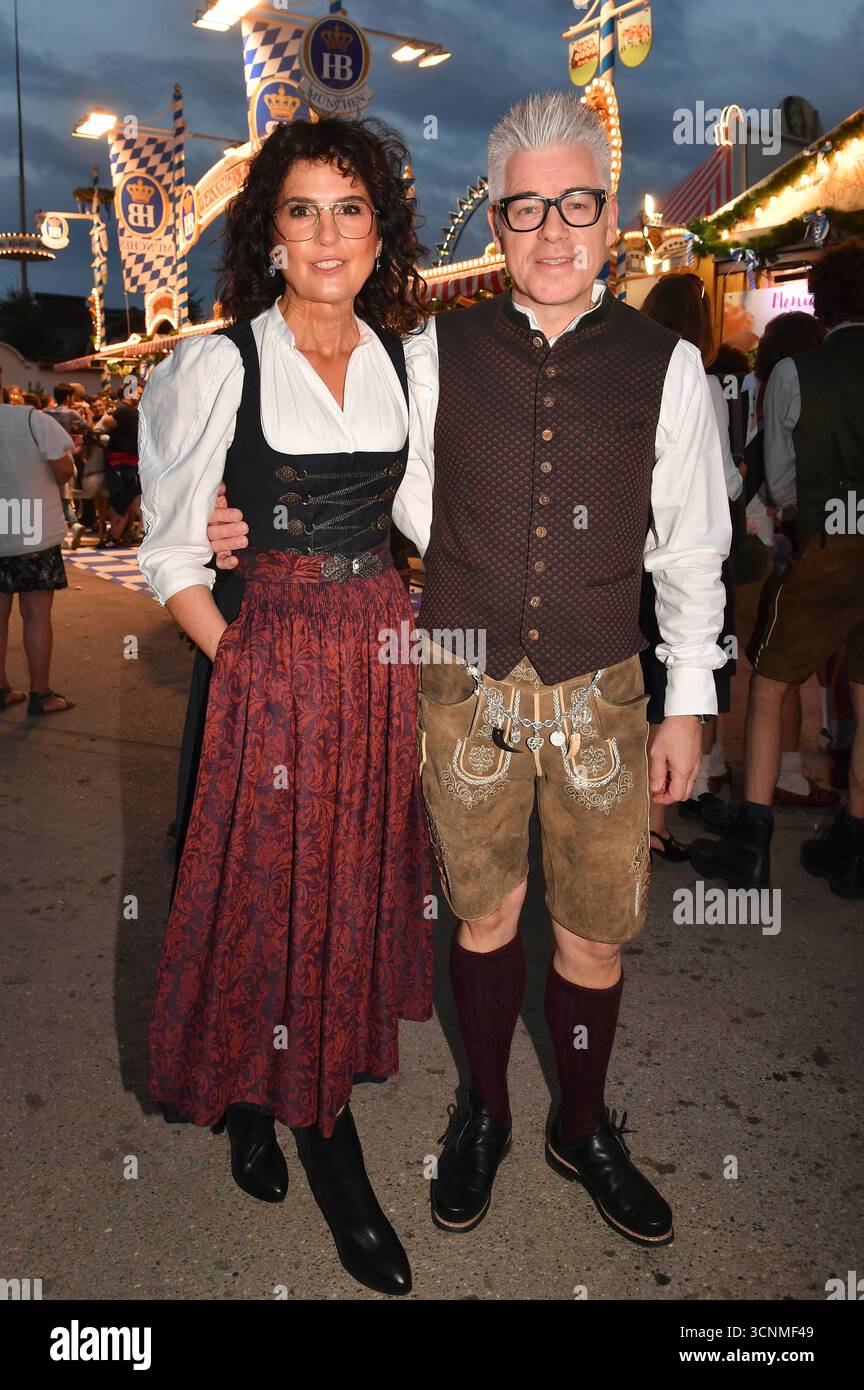 Michael Mittermeier mit Ehefrau Somersault Gudrun Mittermeier beim ...