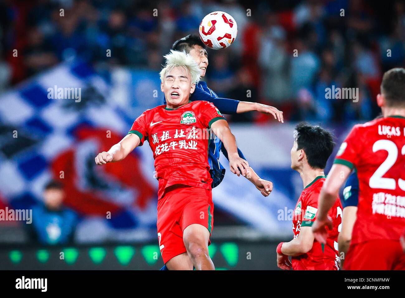 Henan Jiuzu Dukang Football Club defeated Wuhan Three Towns Football ...