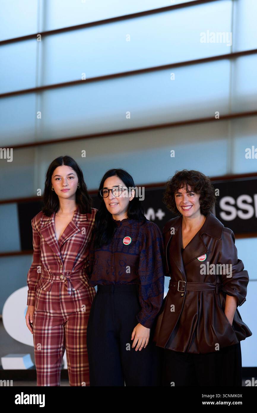 Patricia Lopez Arnaiz, Blanca Soroa, Alauda Ruiz De Azua attended 'Los ...