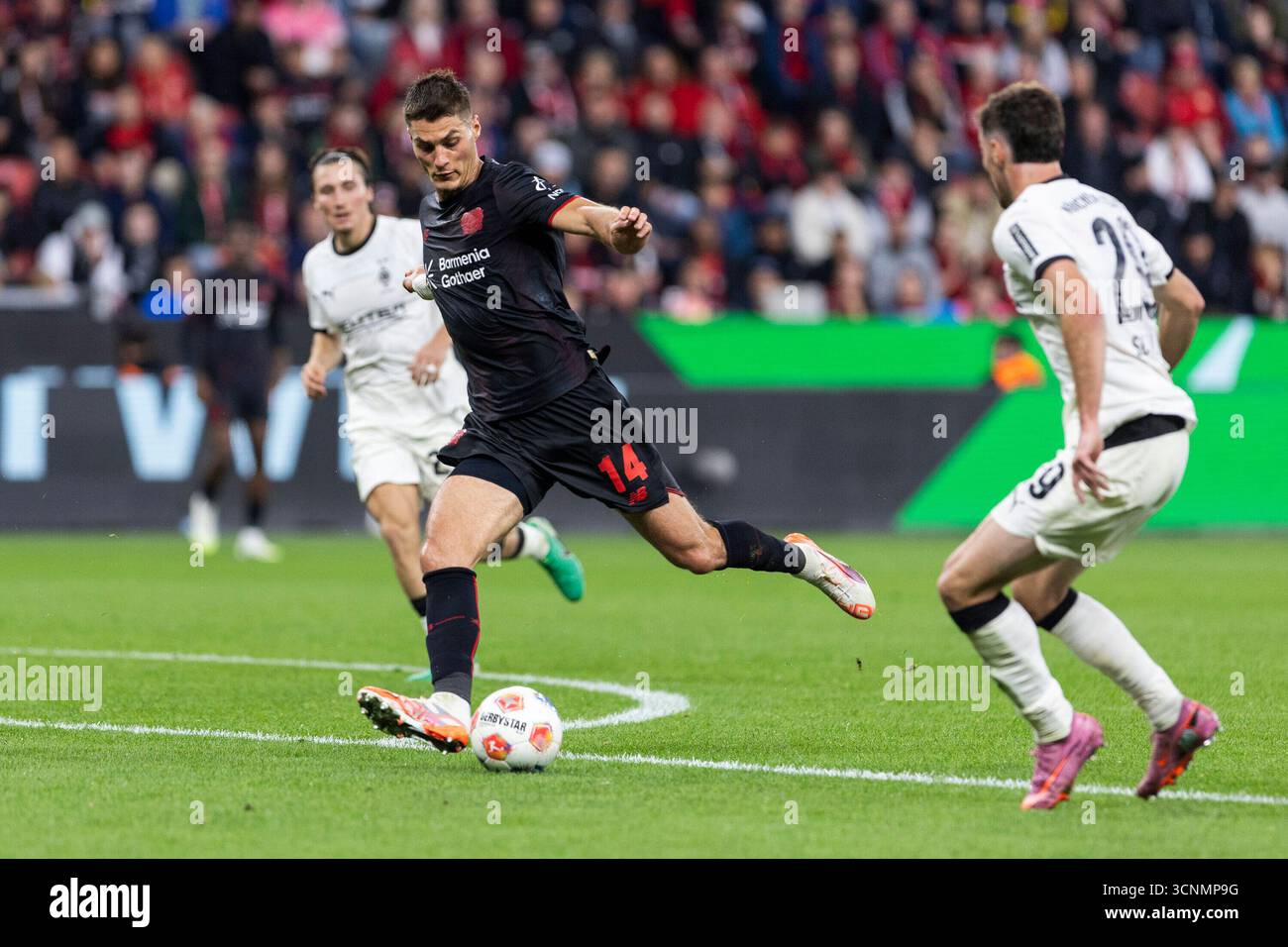 Patrik Schick (Bayer 04 Leverkusen, 14). Bundesliga, Bayer 04 Leverkusen - Borussia M ...