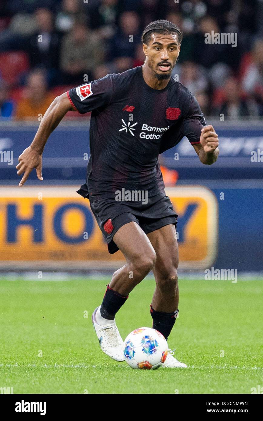 Loic Bade (Bayer 04 Leverkusen, 5). Bundesliga, Bayer 04 Leverkusen ...