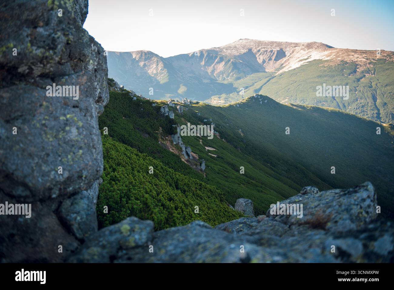 Rocky terrain foreground hi-res stock photography and images - Alamy