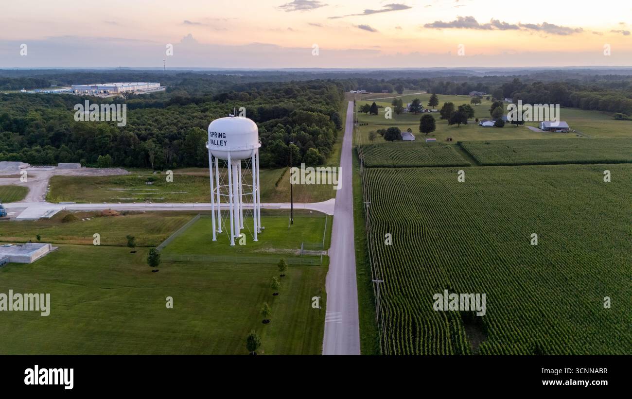 Tall metal tower stands hi-res stock photography and images - Alamy