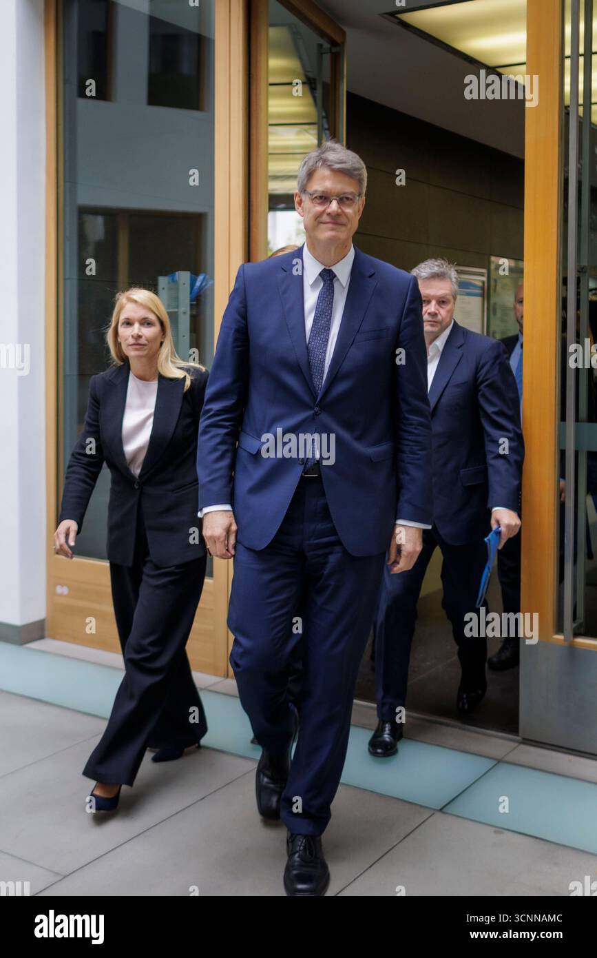 Evelyn Palla, designated CEO of Deutsche Bahn, Patrick Schnieder (CDU ...