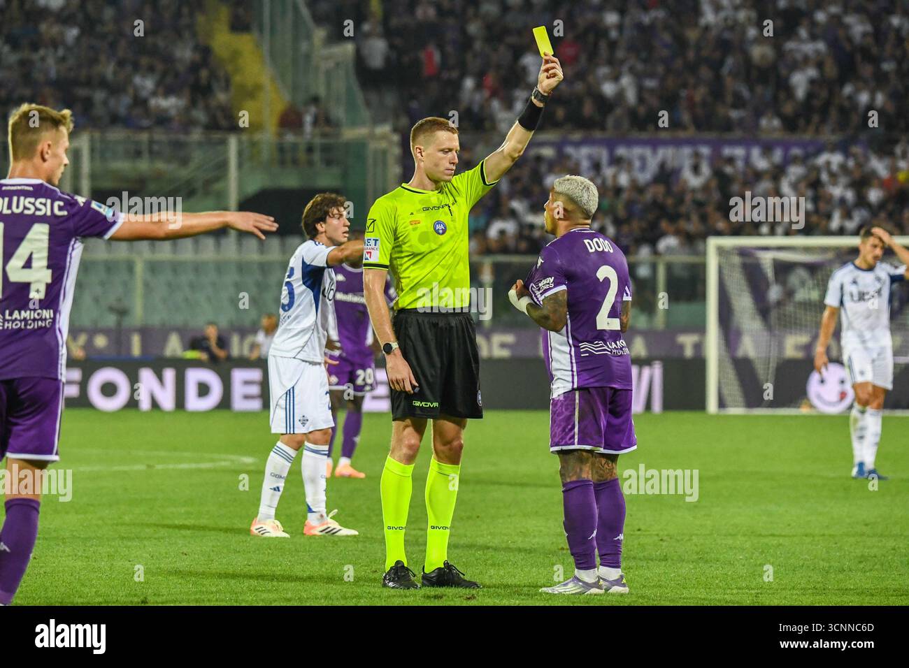 Referee Kevin Bonacina warns Dodo' Domilson Cordeiro Dos Santo ...