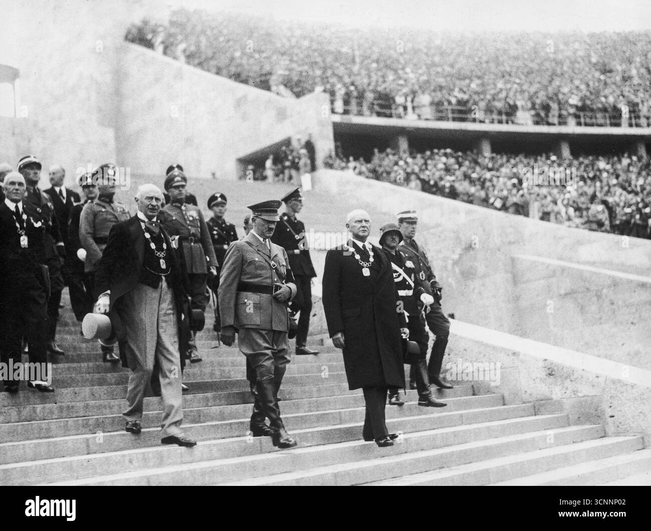 Adolf hitler 1936 olympics hi-res stock photography and images - Alamy
