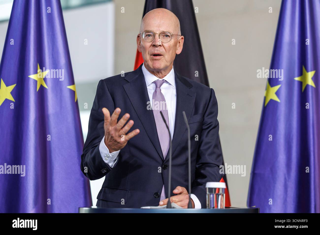 22 September 2025, Berlin: Martin Blessing speaks at his presentation ...