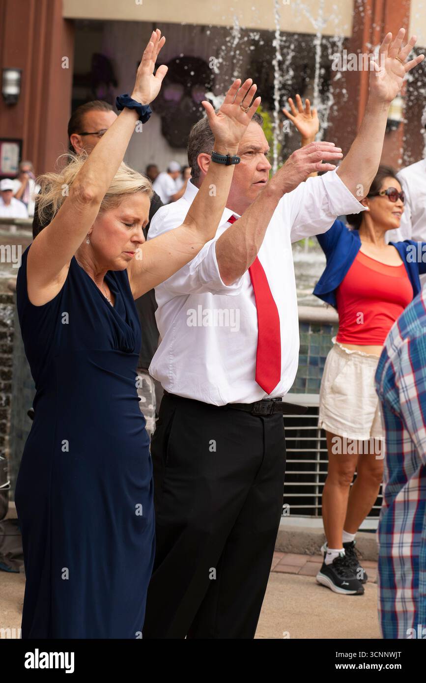 Attendees at the Charlie Kirk memorial brave long lines, longer waits ...