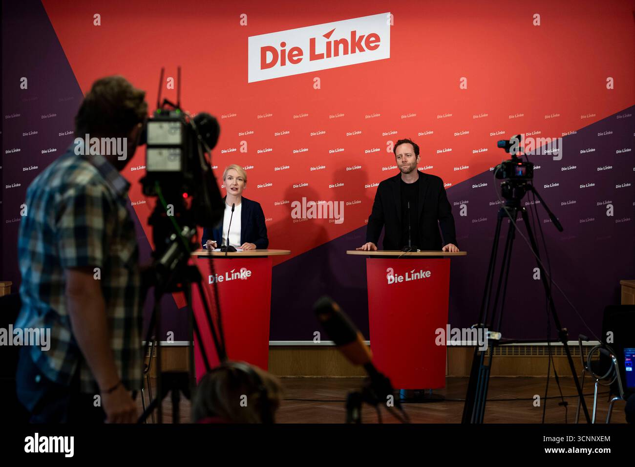 Pressekonferenz mit Ines Schwerdtner Pressekonferenz mit Ines ...