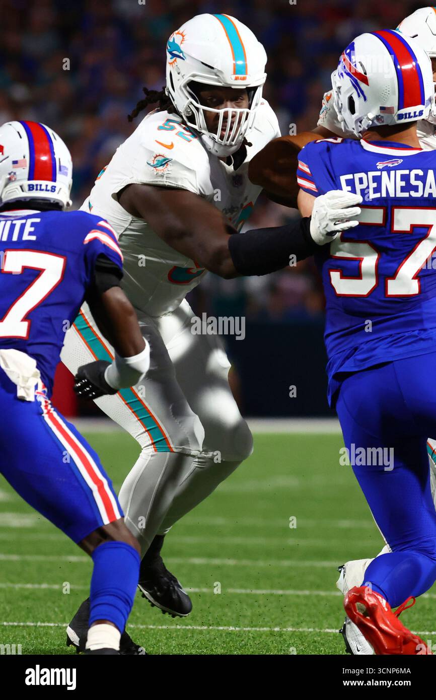 Miami Dolphins offensive tackle Patrick Paul (52) blocks during the ...