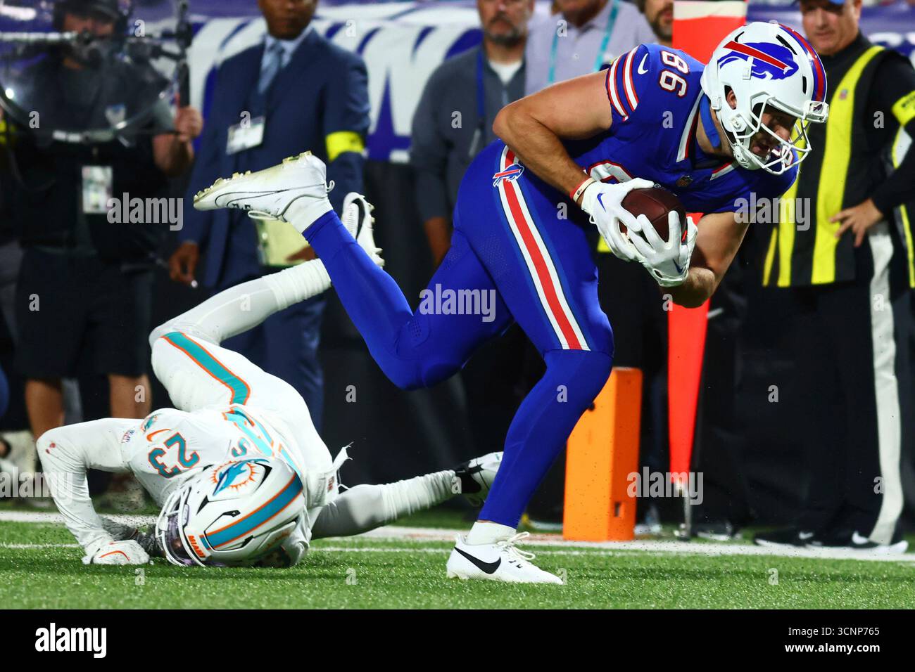 Buffalo Bills tight end Dalton Kincaid (86) makes a catch during the ...