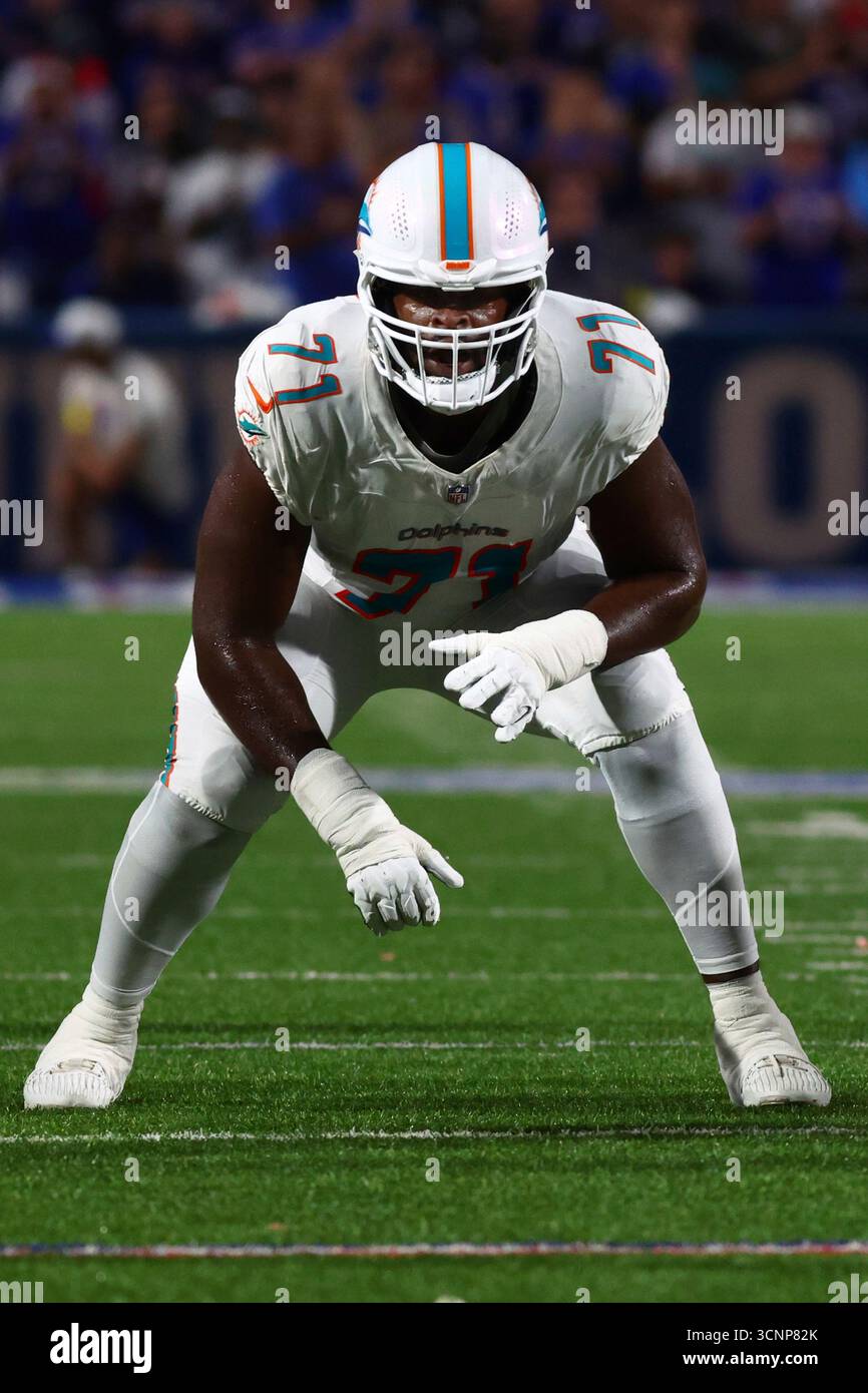 Miami Dolphins offensive tackle Kion Smith (71) readies in position ...