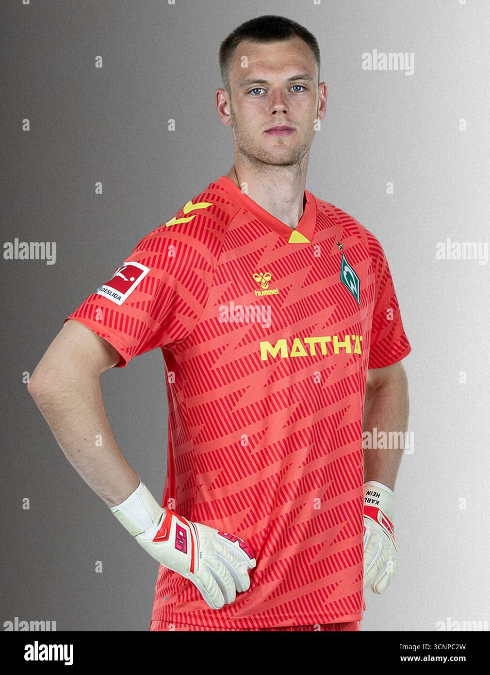 Karl Hein (Werder Bremen #13); 1.BL Porträttermin 2025/2026, Foto ...