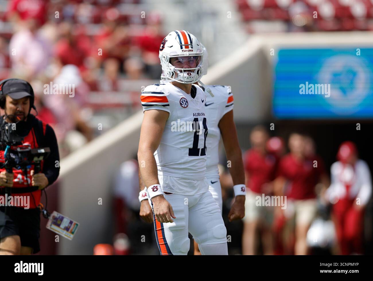 Auburn quarterback Jackson Arnold (11) walks out onto the field prior ...