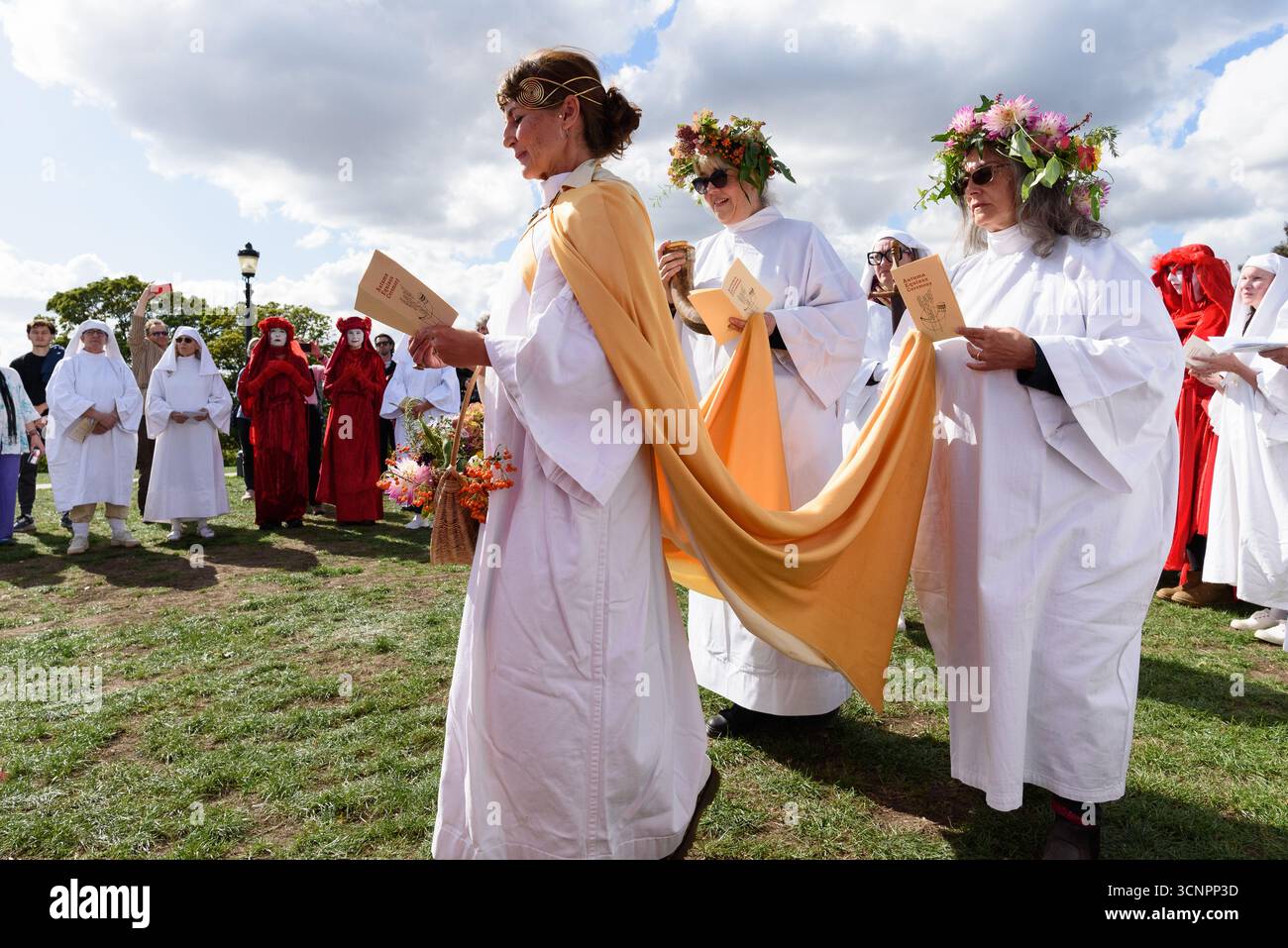 London, UK. 22 September, 2025. Druids gather for their annual ritual ...