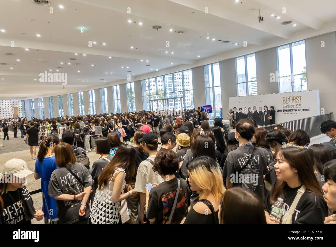 Large group of fans in the hall waiting for autograph session at BE ...