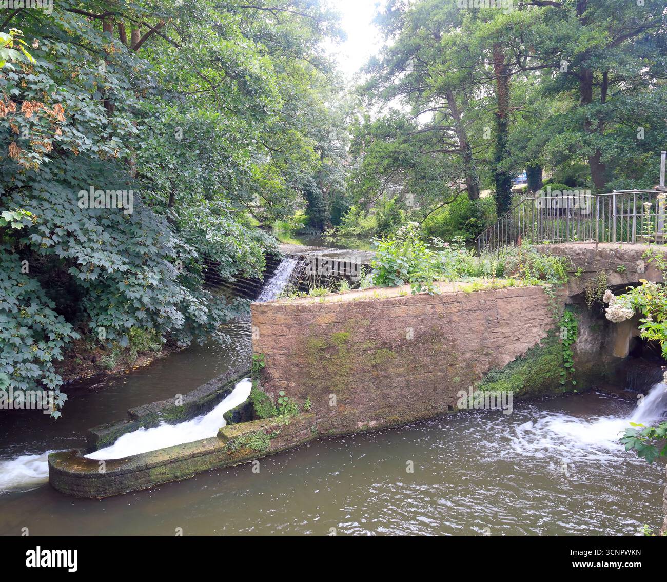 Keynsham weir on the river Chew at Keynsham Memorial Park, Keynsham ...
