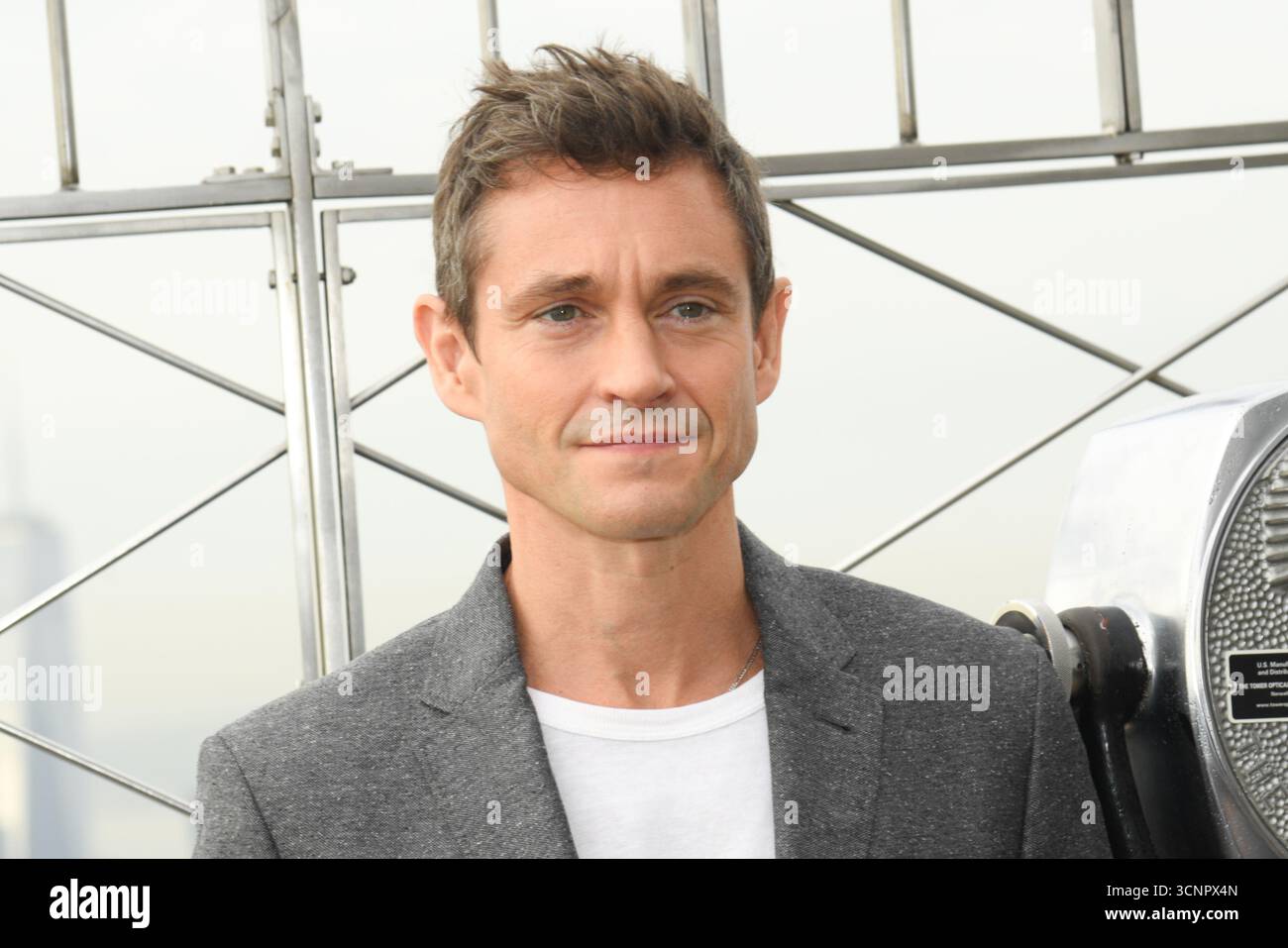 Hugh Dancy visits the Empire State Building to celebrate Season 25 of ...