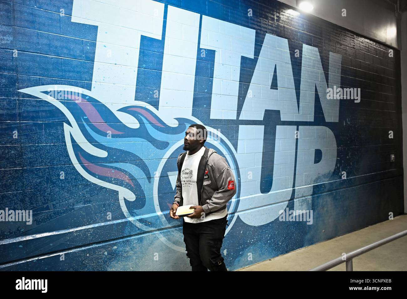 Tennessee Titans center Lloyd Cushenberry III (79) arrives an NFL ...