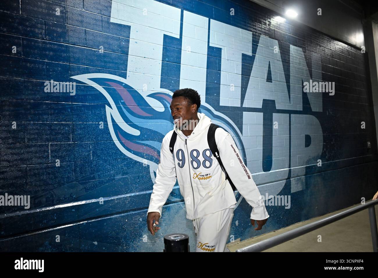 Tennessee Titans running back Kalel Mullings (31) arrives an NFL ...