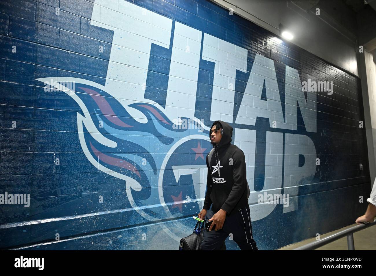 Tennessee Titans safety Kevin Winston Jr. (23) arrives an NFL football ...