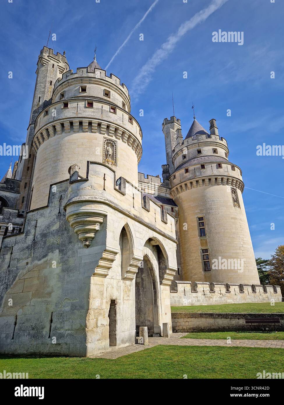 Famous medieval french architecture hi-res stock photography and images ...