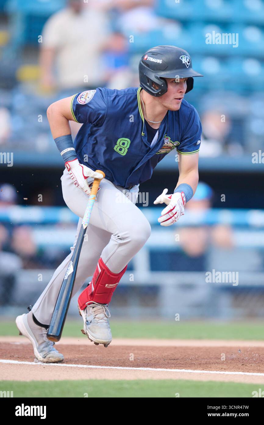 Hub City Spartanburgers Dylan Dreiling (8) runs to first base during a ...
