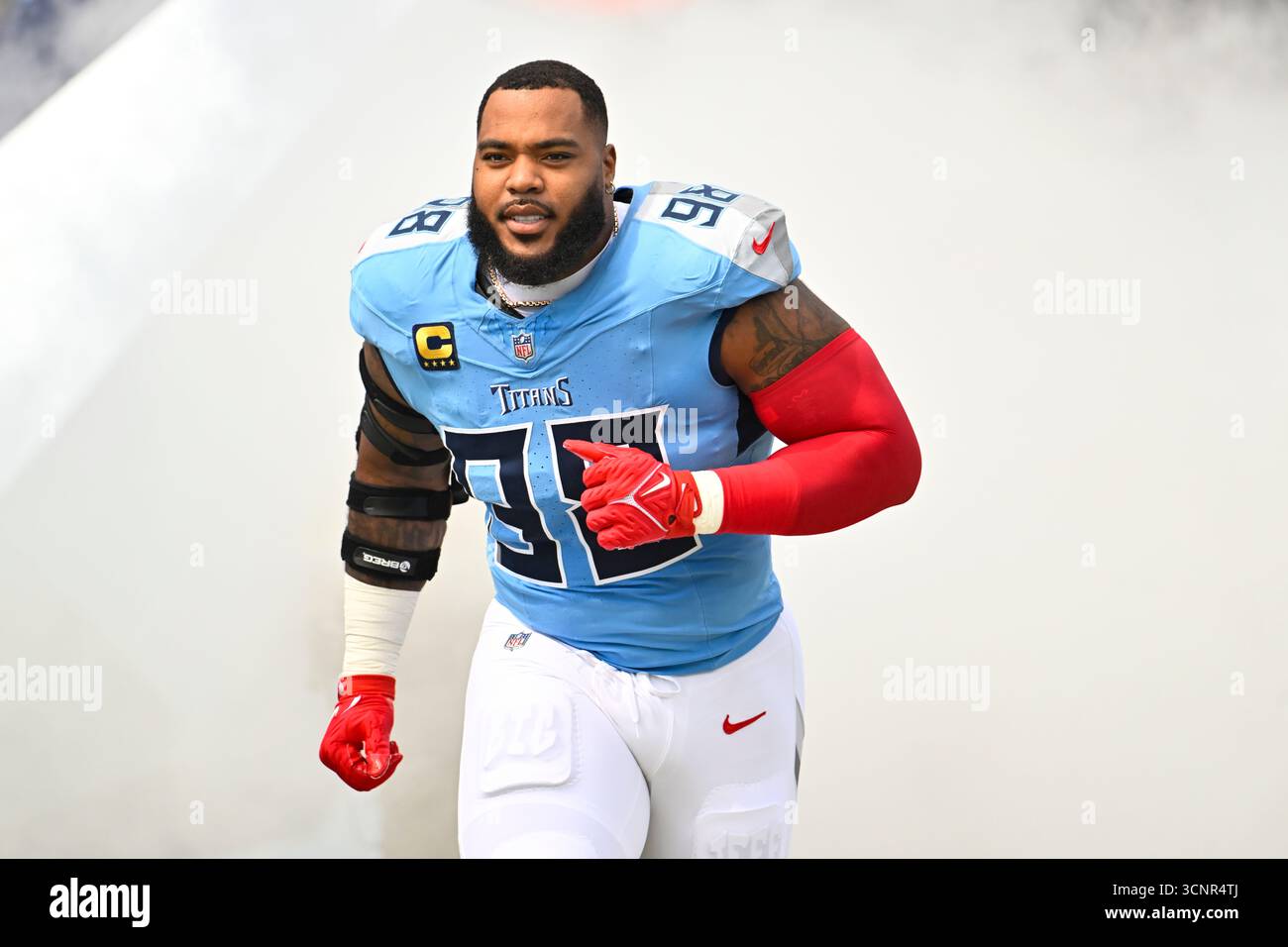 Tennessee Titans defensive tackle Jeffery Simmons (98) is introduced ...