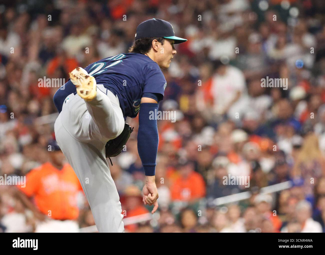 HOUSTON, TX - SEPTEMBER 19: Seattle Mariners starting pitcher Bryan Woo ...